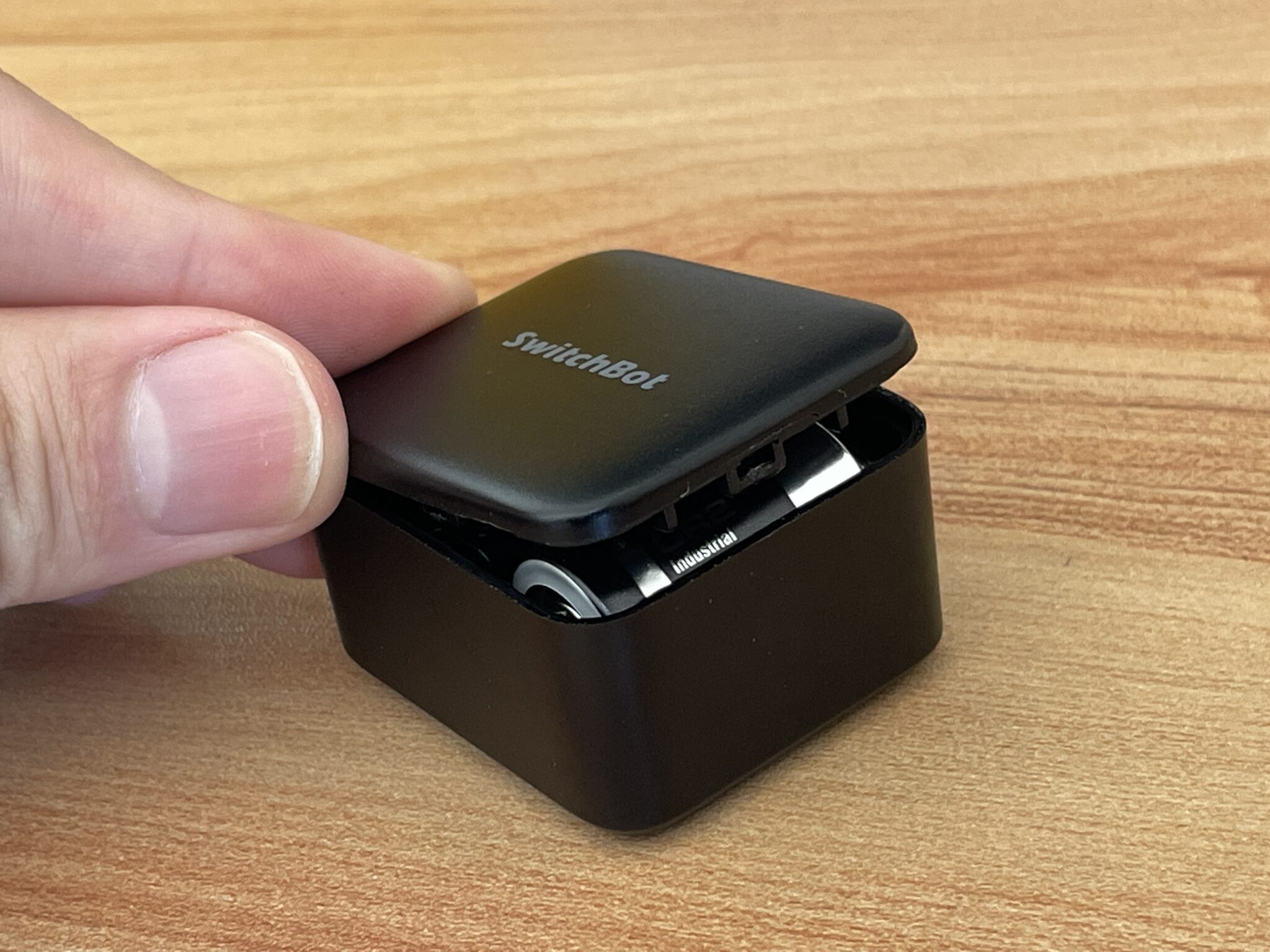 switchbot（スイッチボット）電池交換方法を図解つきでご紹介 | youlog