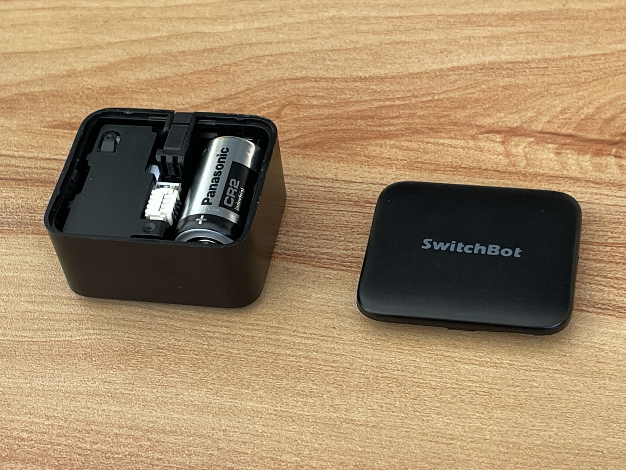 switchbot（スイッチボット）電池交換方法を図解つきでご紹介 | youlog